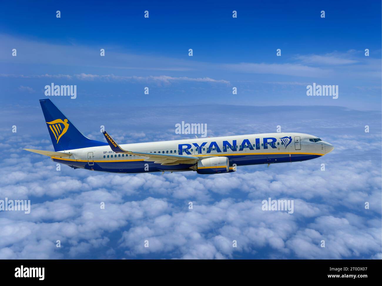 737 max aircraft in flight hi-res stock photography and images - Alamy