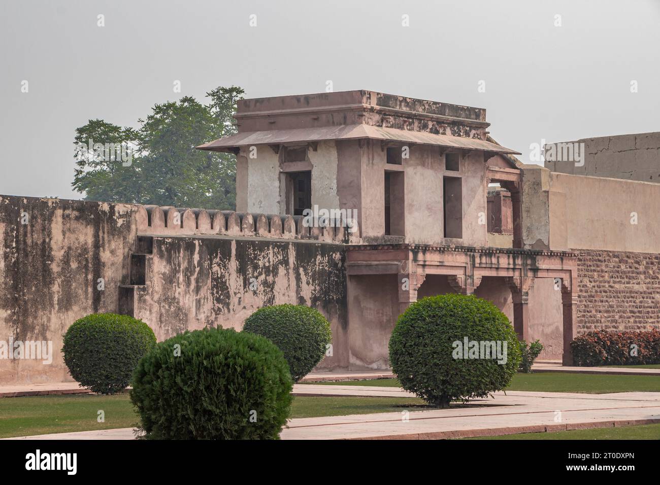 Traditional indian garden arch hi-res stock photography and images - Alamy