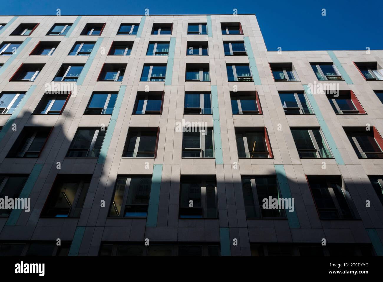 Office building budapest hungary hi-res stock photography and images ...