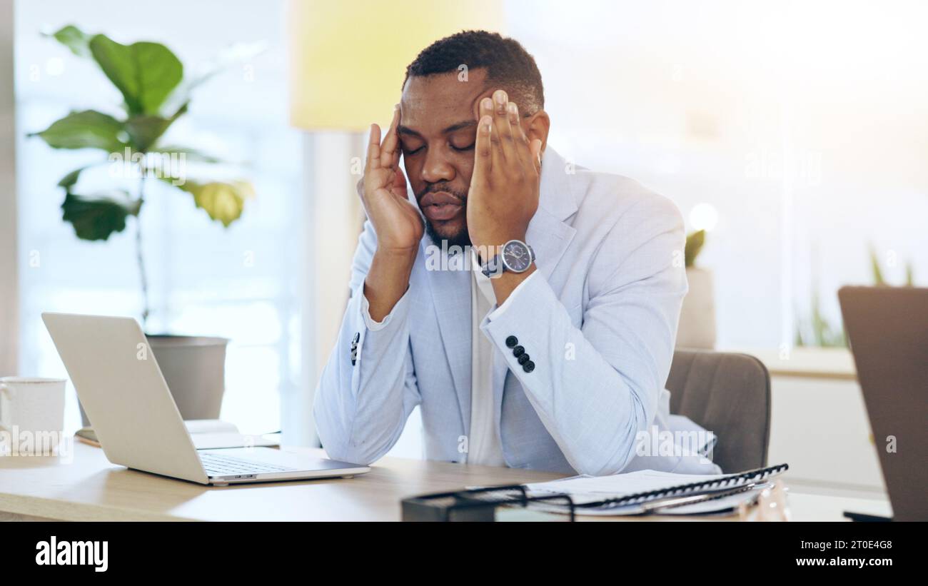 Business man, headache and pain on computer for office planning, Human ...