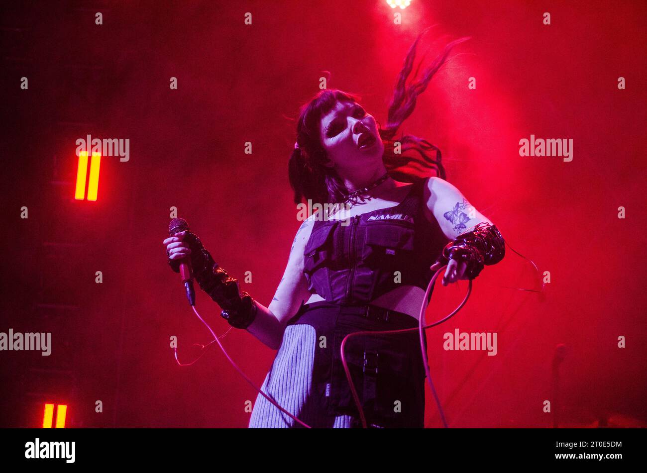 Alice Glass performing at Plisskën Festival in Athens (Vraxon Theatre ...