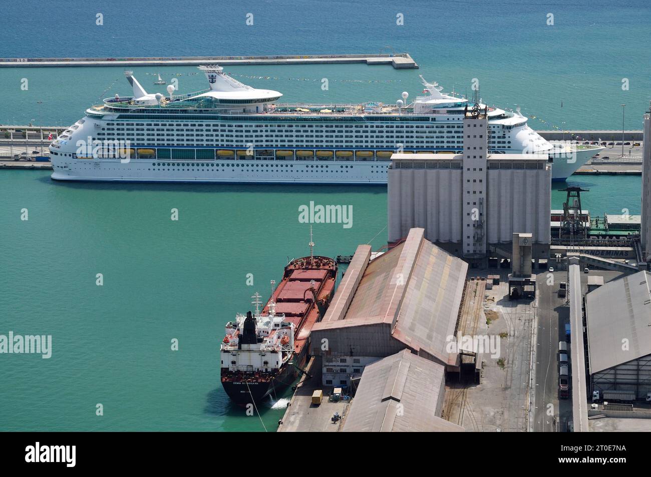 Aerial view barcelona docks hi-res stock photography and images - Alamy