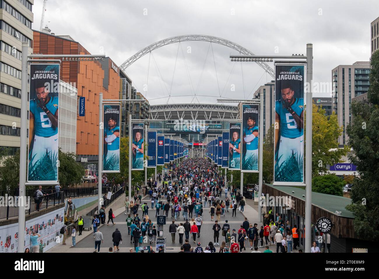 American football stadium crowd hi-res stock photography and images - Alamy