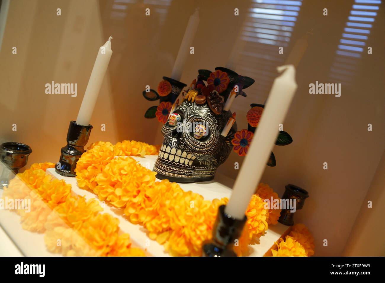 Appearance of several elements that are part of the main altar in ...