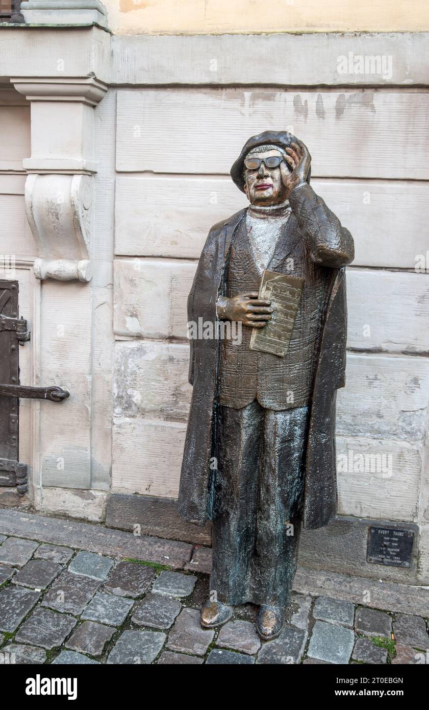 Statue of the famus poet and songwriter, Evert Taube, old town ...