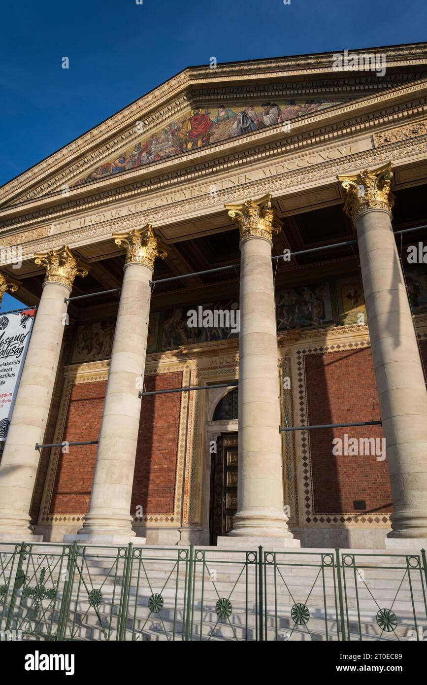 Kunsthalle, The main Entrance, an art museum at the Heroes’ Square ...
