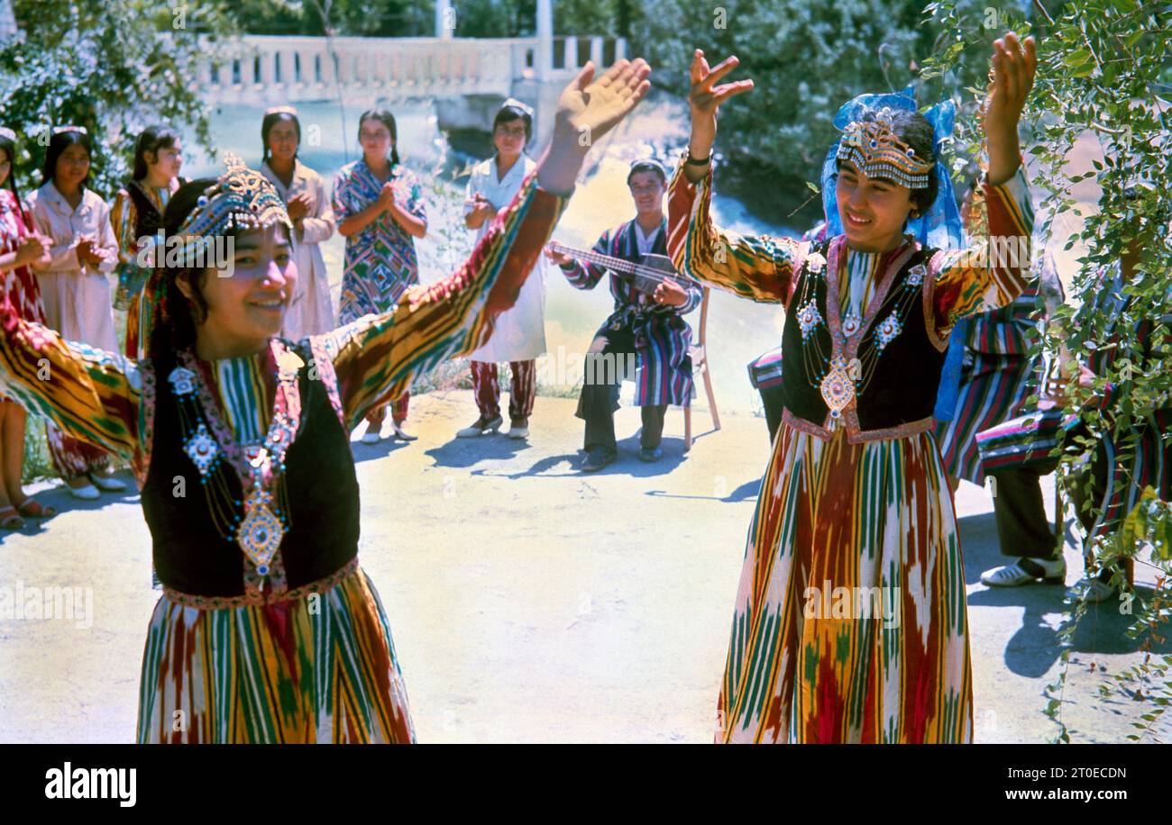 Uzbekistan Women Dancing In the Street Stock Photo - Alamy