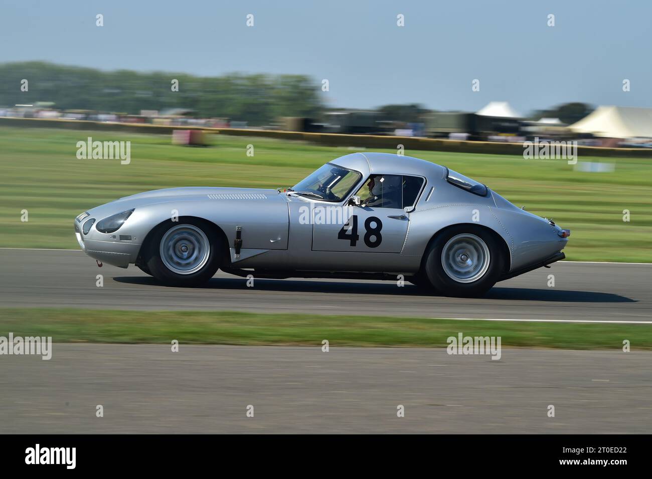 Karun Chandhok, Gary Pearson, Jaguar E-Type lightweight lowdrag coupe ...