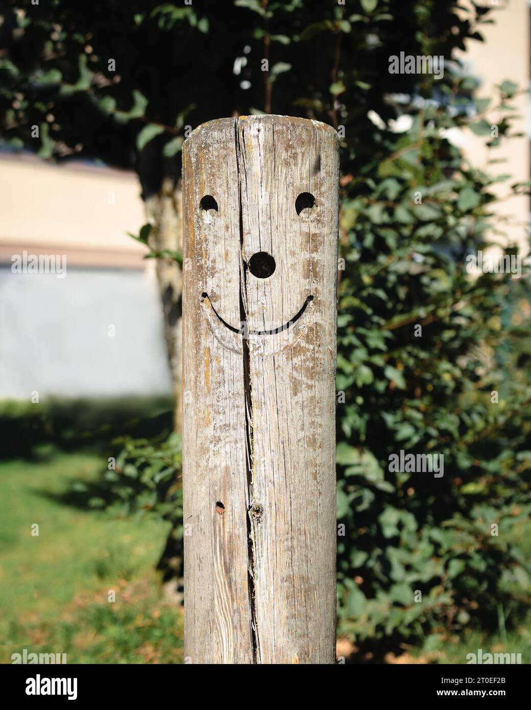 Smile face post it hi-res stock photography and images - Alamy