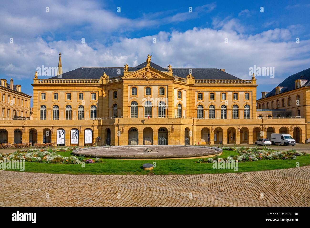 Place de la comedie and opera house opera theatre de metz hi-res stock ...