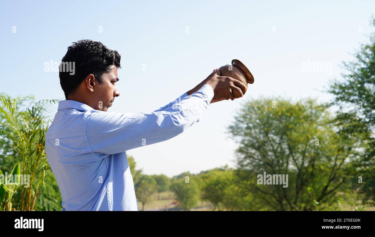 Hindu worship home hi-res stock photography and images - Alamy