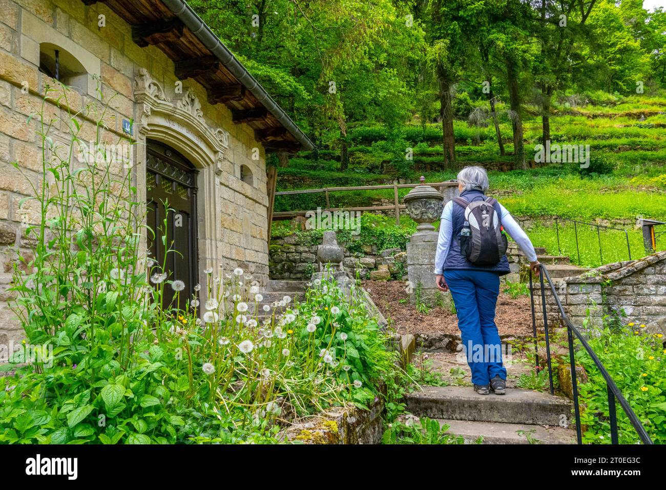 The Fuussebau (foxhole) on the hiking trail Mantenacher Fiels ...
