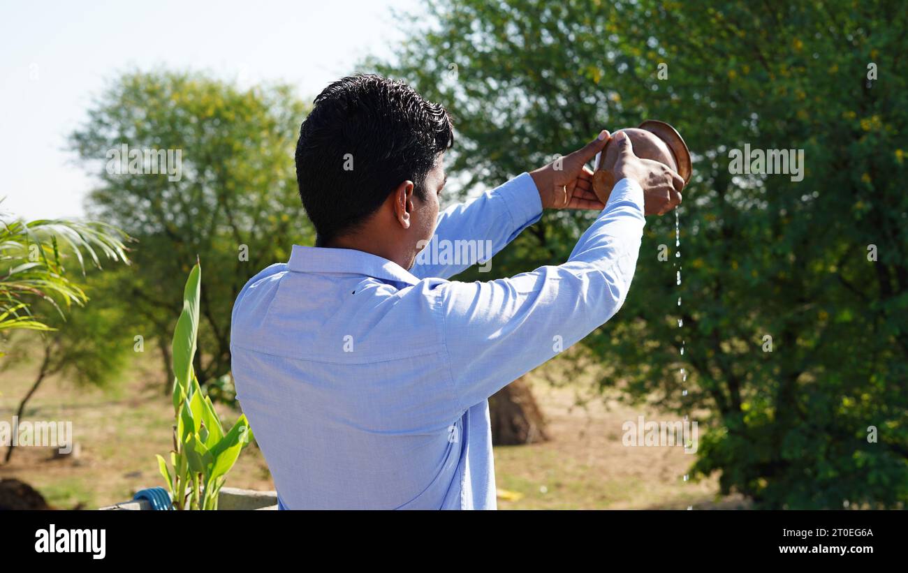 Hindu home hi-res stock photography and images - Alamy
