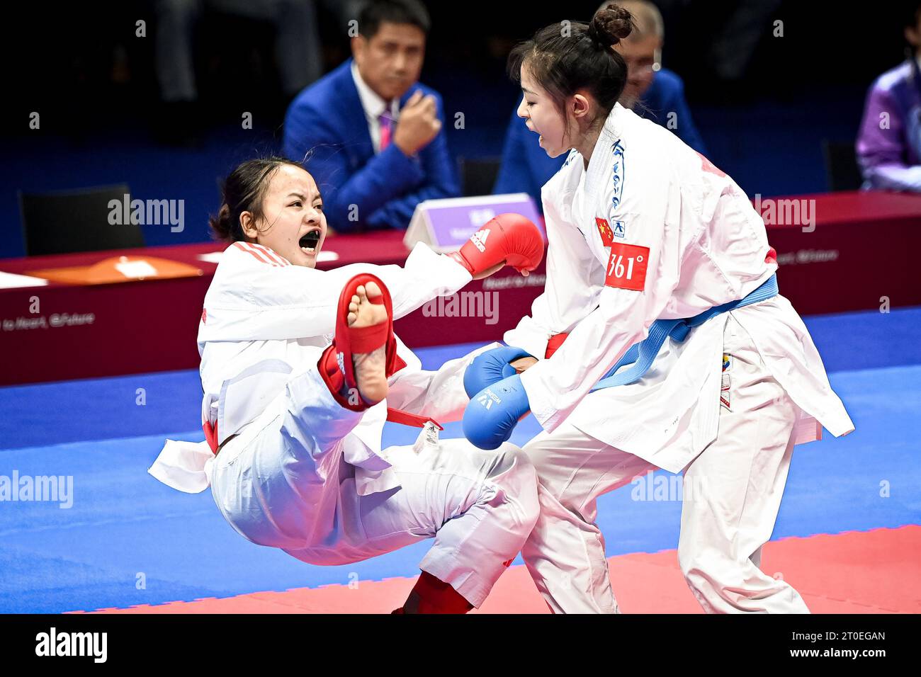 Hangzhou, China's Zhejiang Province. 6th Oct, 2023. Gong Li (R) of ...