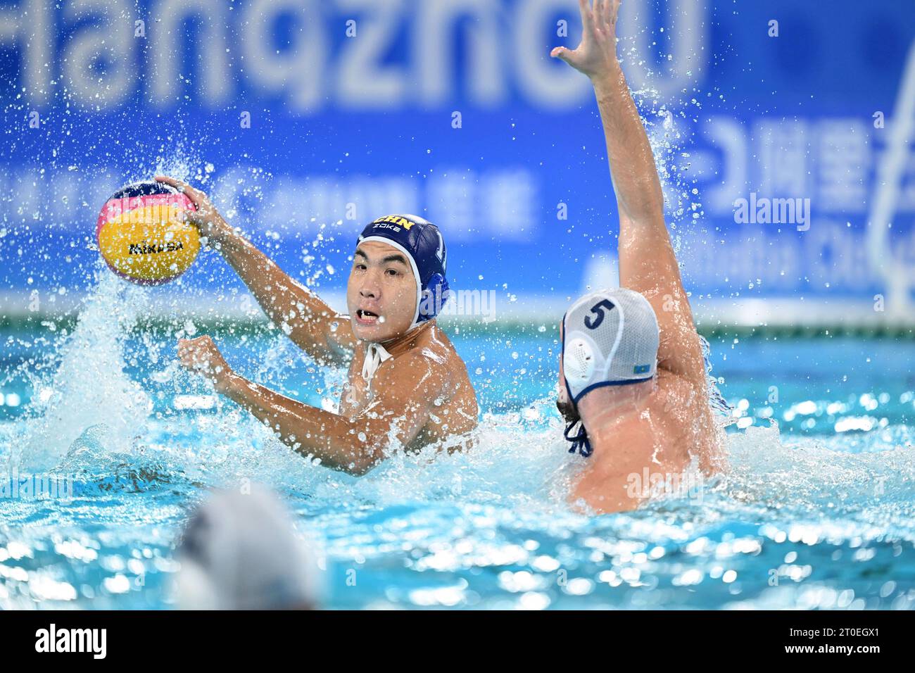 Hangzhou, China's Zhejiang Province. 6th Oct, 2023. Zhang Chufeng (L ...