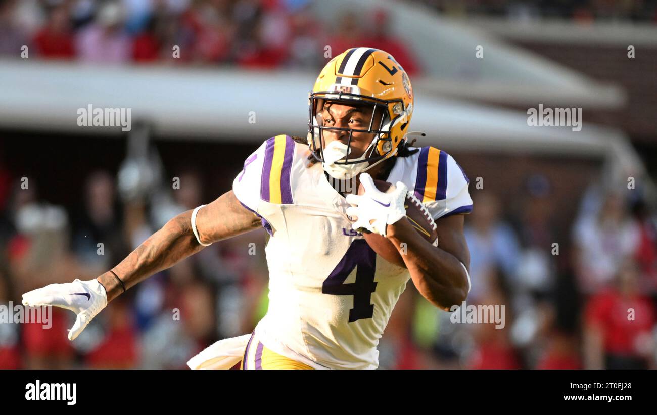 LSU running back John Emery Jr. (4) runs the ball during the first half ...