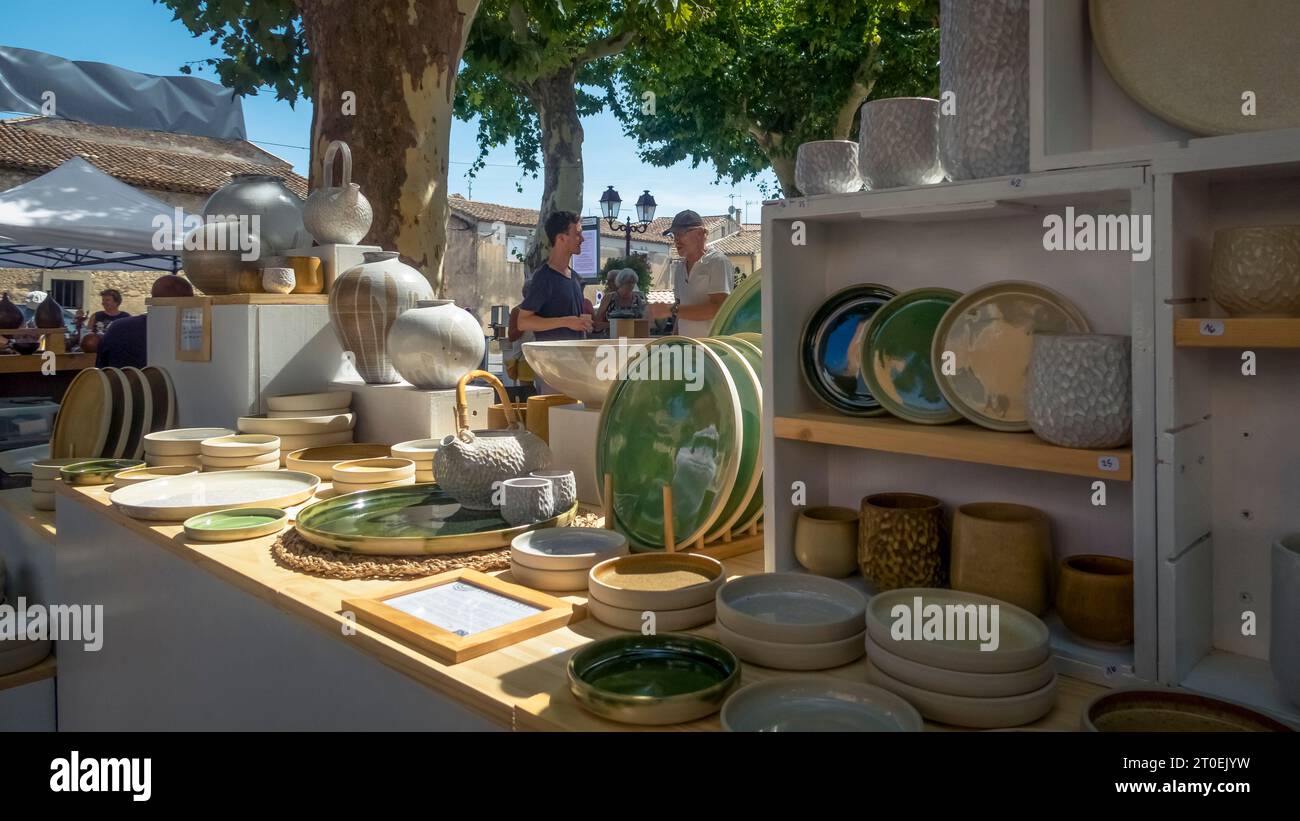 Traditional pottery tree hi-res stock photography and images - Alamy