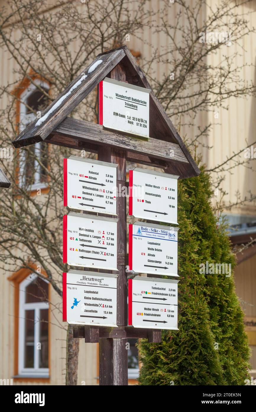 Signpost for hiking trails in the bode valley hi-res stock photography ...