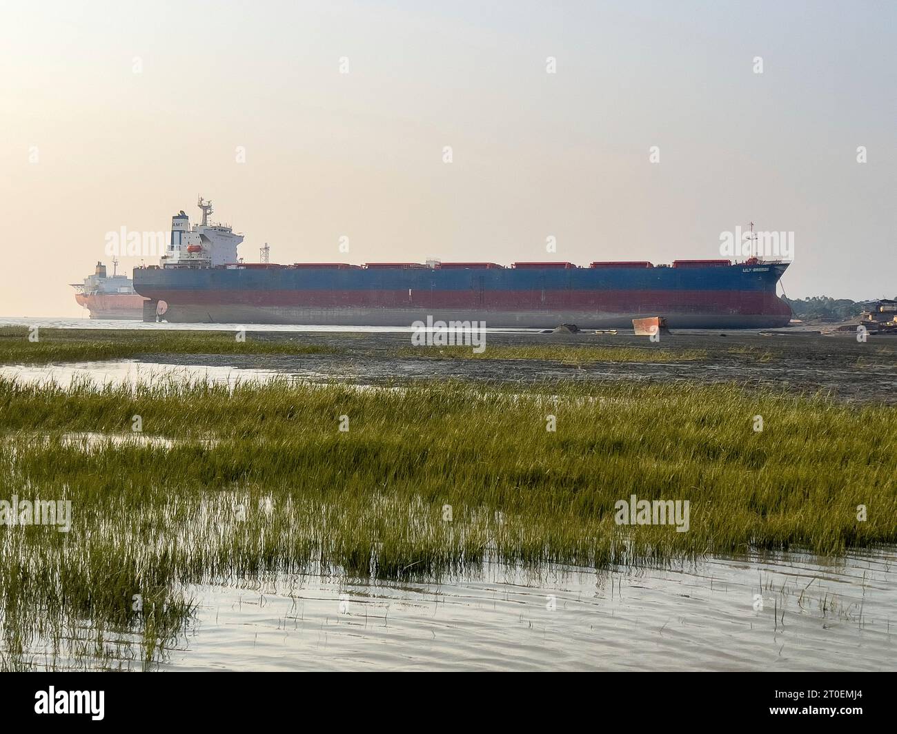 A ship wrecking site in Chittagong Bangladesh Stock Photo - Alamy