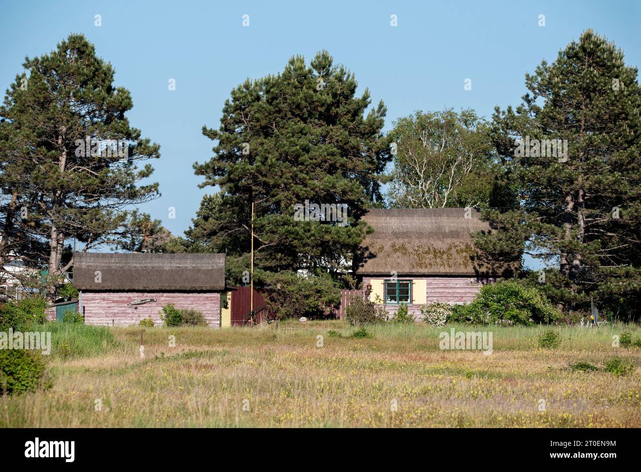 Wooden thatched roofs hi-res stock photography and images - Alamy