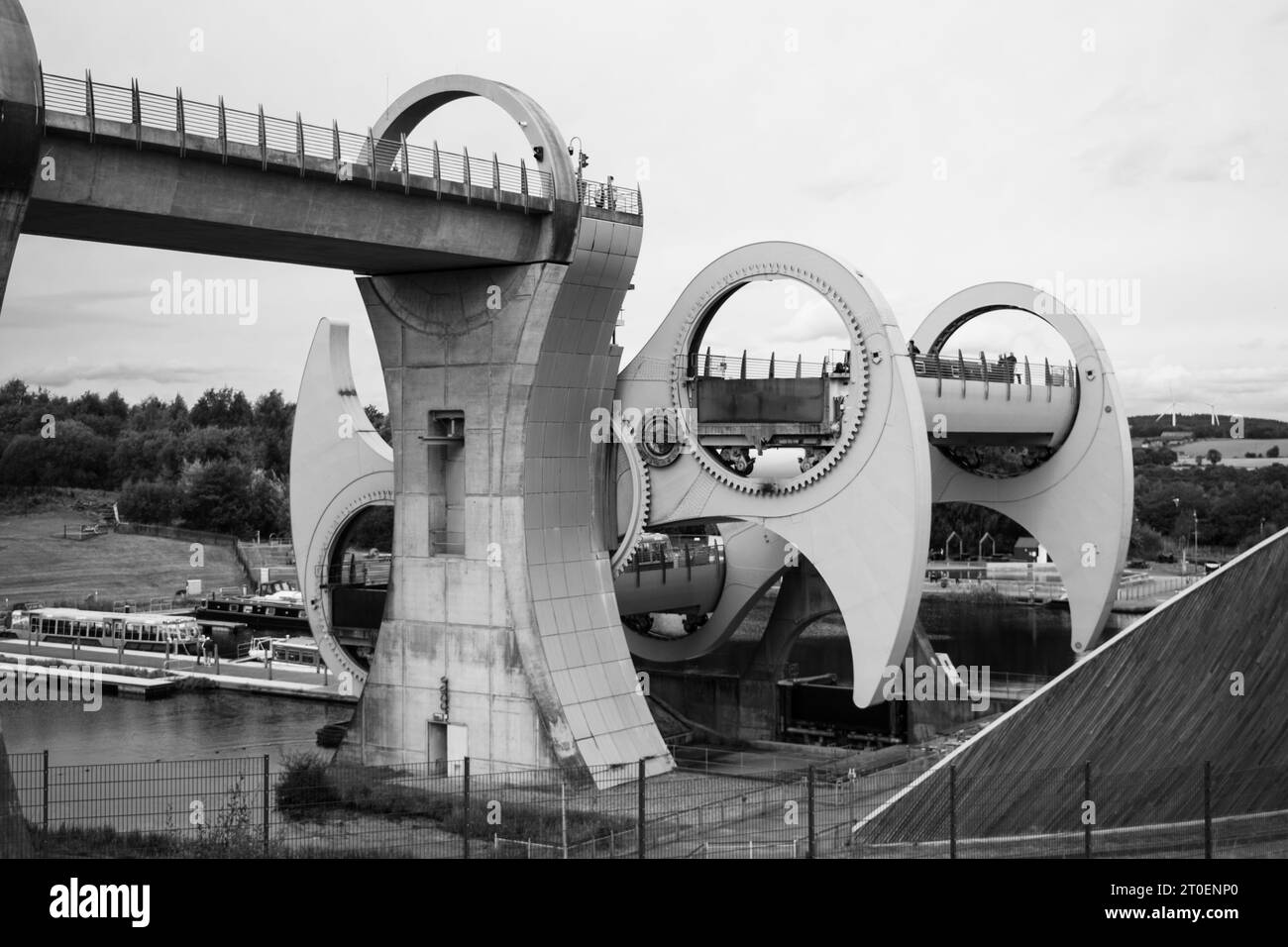 The Falkirk Wheel in Scotland, the world's only rotating canal boat ...