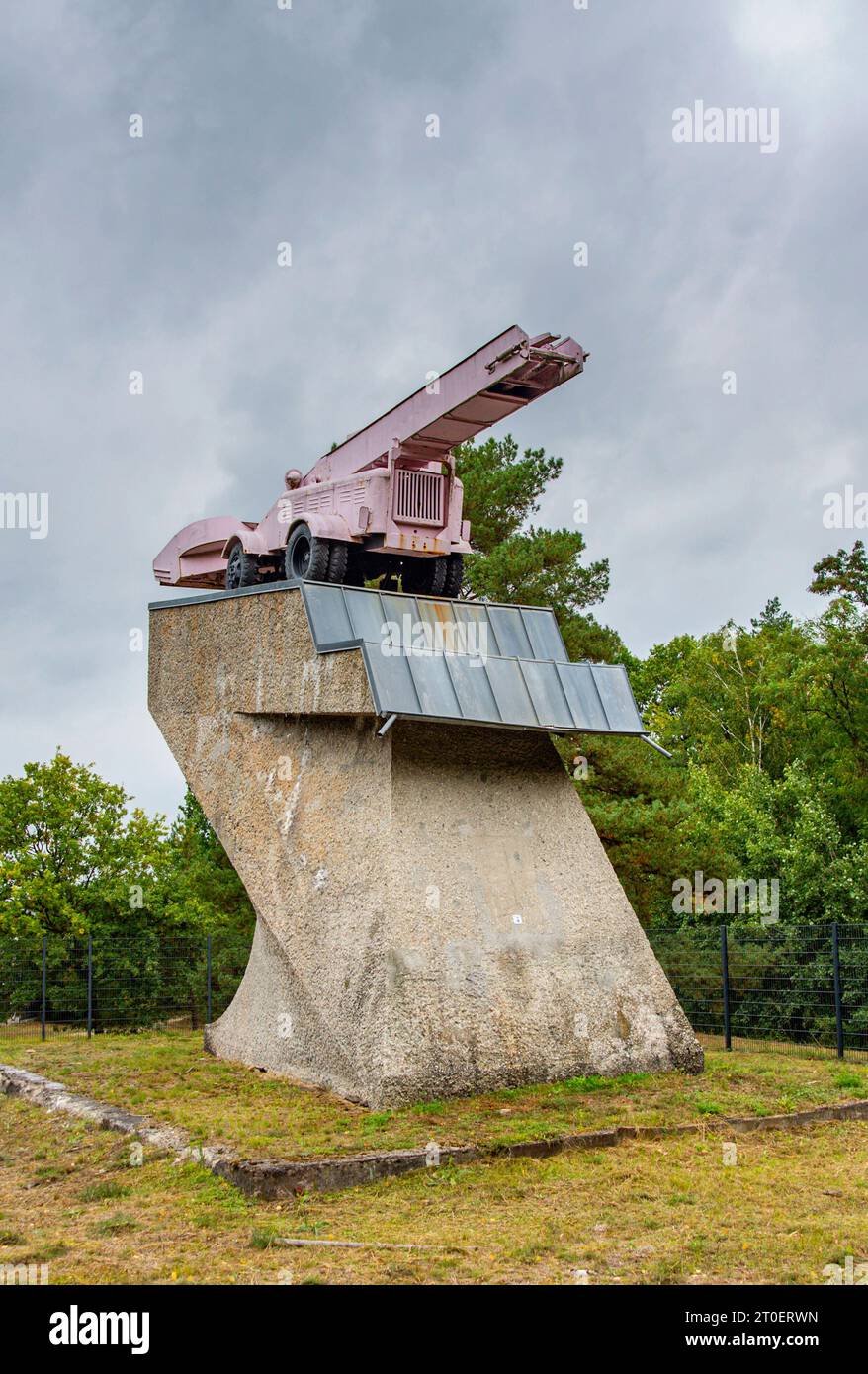 05 . 10 . 2023 . Panzerdenkmal am ehemaligen Grenzübergang Drewitz ...