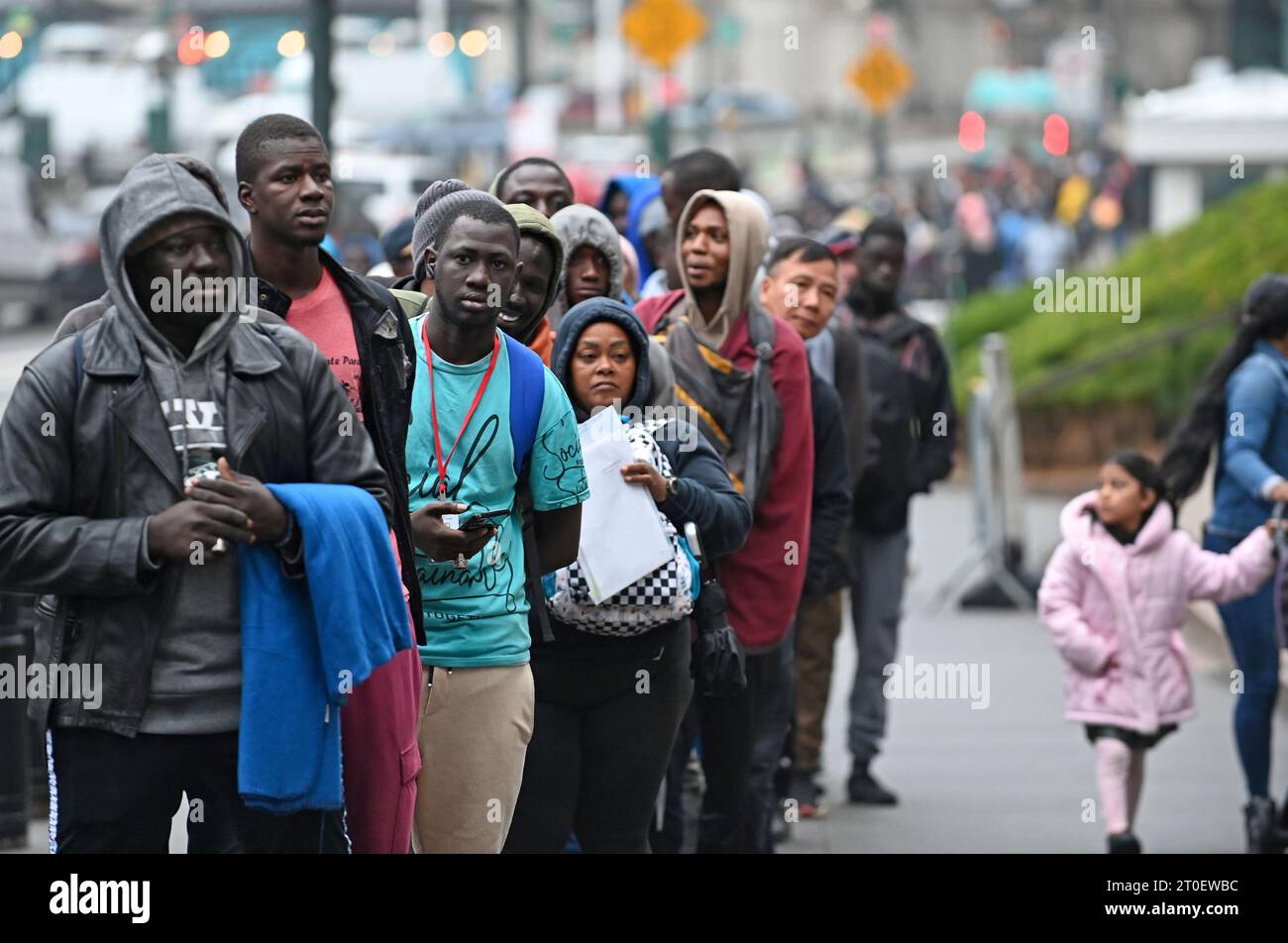 New York, New York, USA. 6th Oct, 2023. Migrants and asylum seekers ...