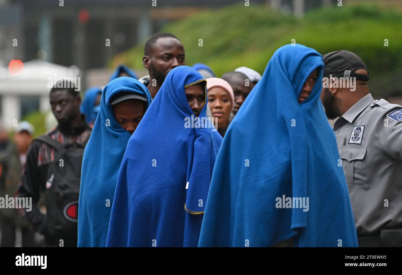 New York, New York, USA. 6th Oct, 2023. Migrants and asylum seekers ...