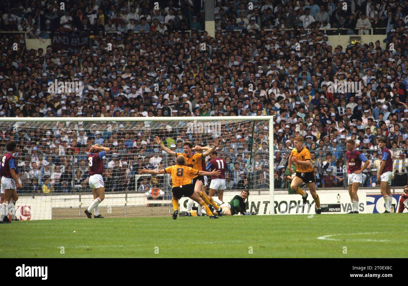 The 1988 Sherpa Van Trophy Final at Wembley 29th May 1988 Wolverhampton ...