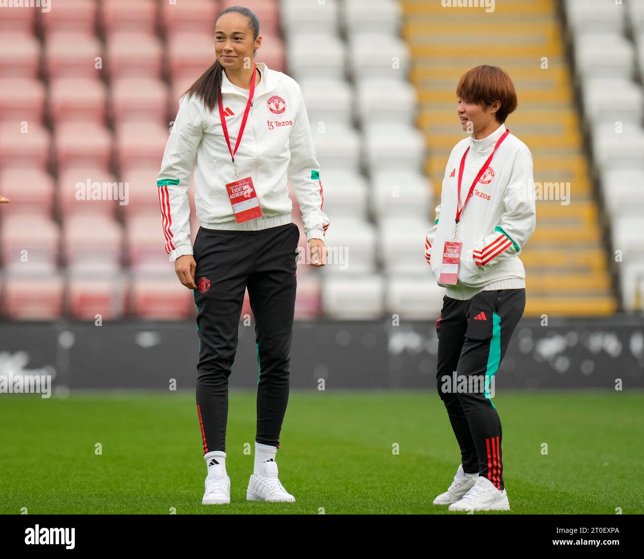 Hinata Miyazawa #20 of Manchester United and Phallon Tullis-Joyce #91 ...