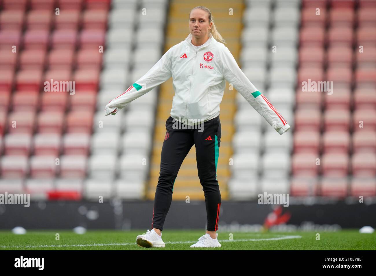 Leigh, UK. 06th Oct, 2023. Lisa Naalsund #16 of Manchester United ...