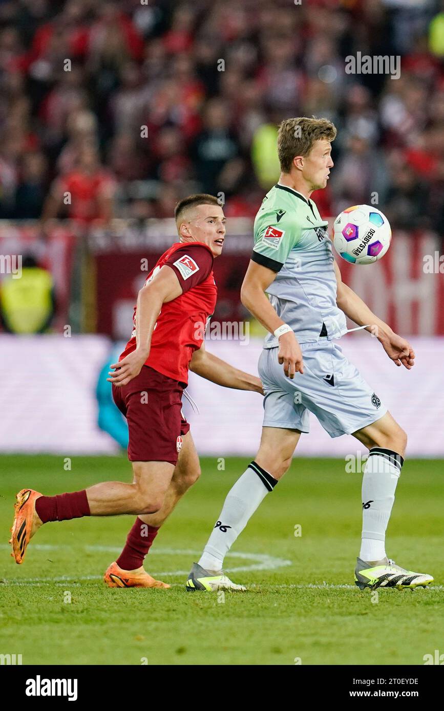 Kaiserslautern, Germany. 06th Oct, 2023. Soccer: 2nd Bundesliga, 1. FC Kaiserslautern - Hannover ...
