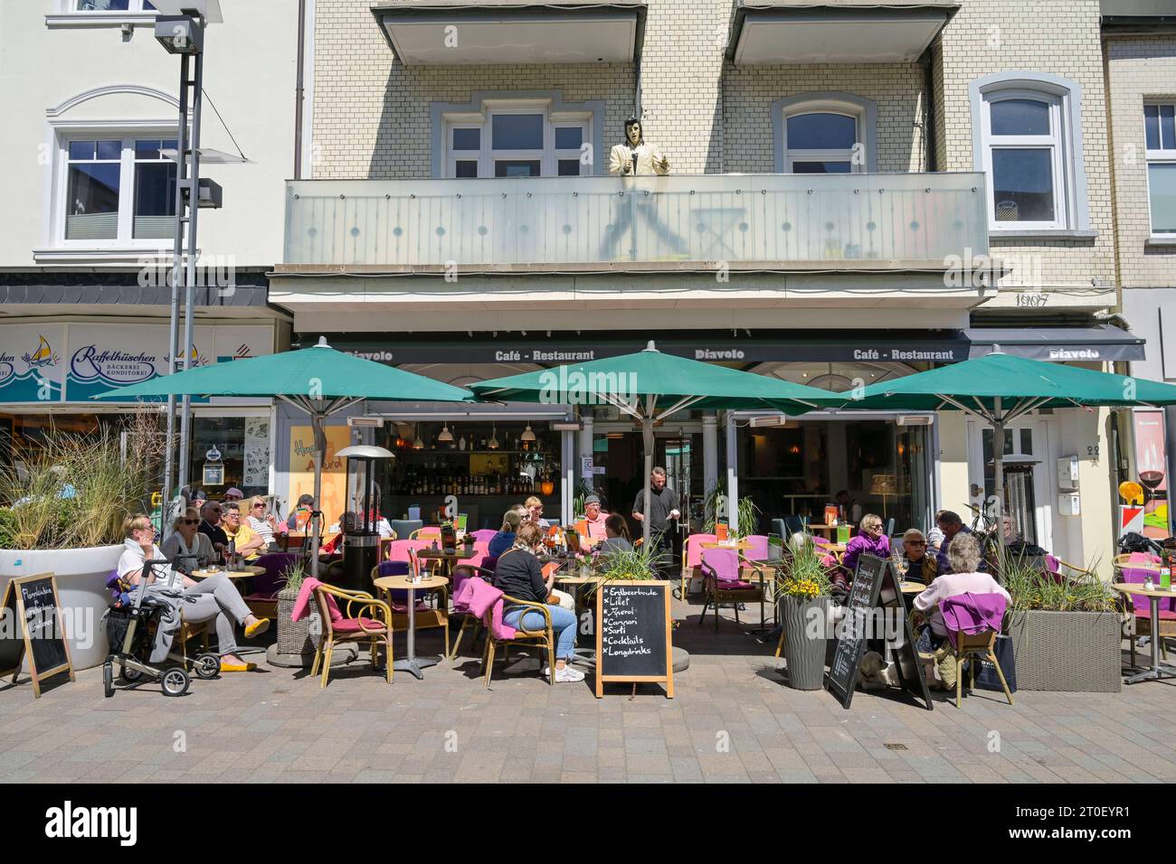 Italienisches cafe hi-res stock photography and images - Alamy