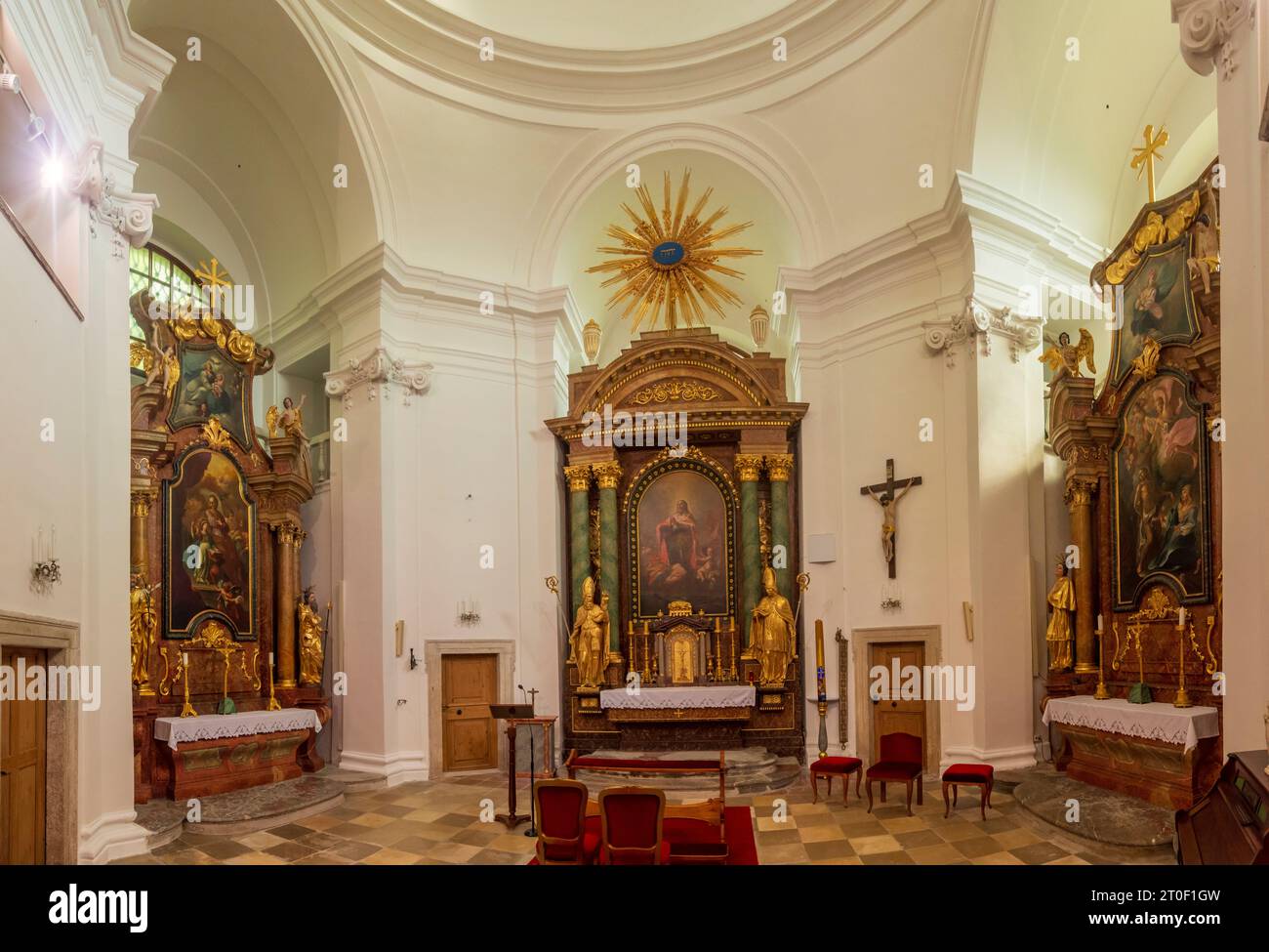 Nave in 19 dobling hi-res stock photography and images - Alamy