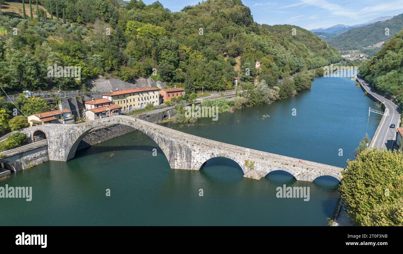 River italy tuscany hills farm hi-res stock photography and images - Alamy