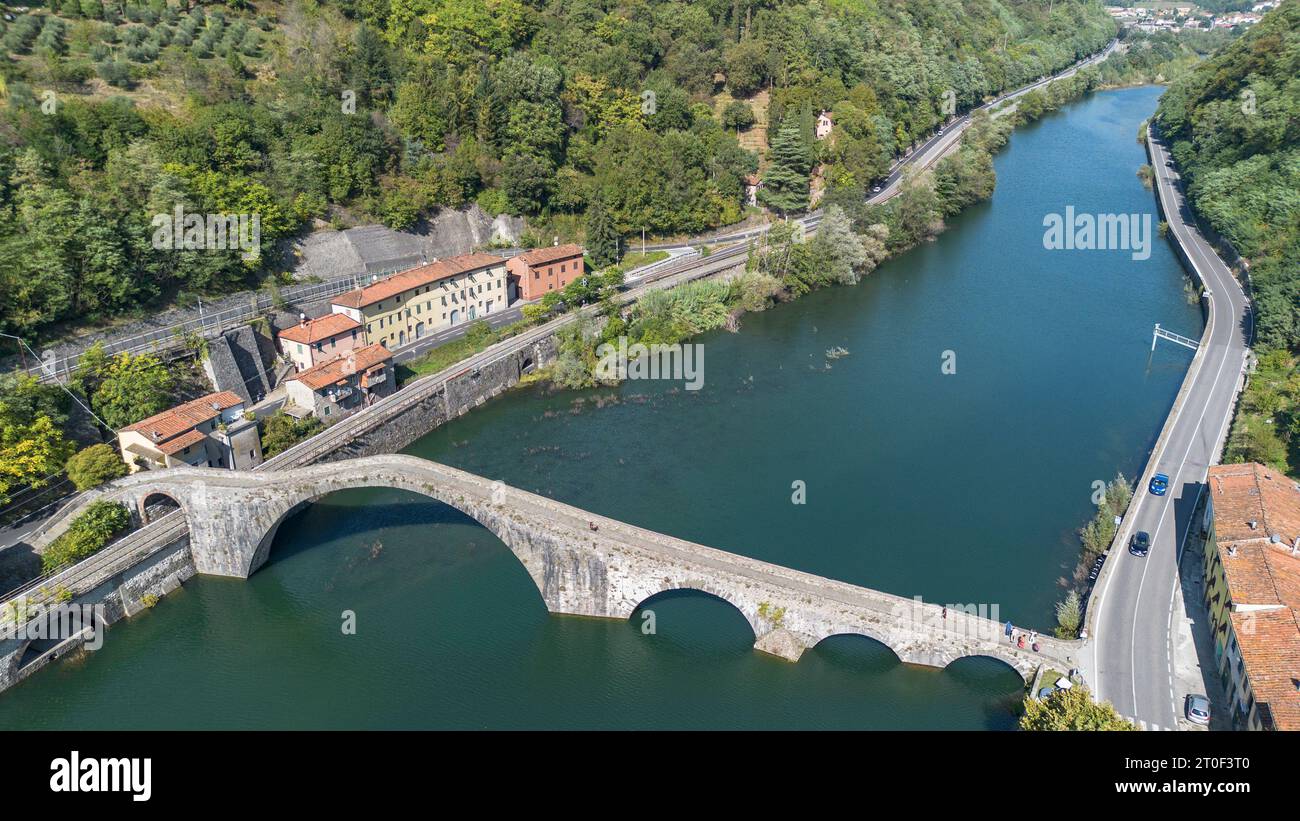 River italy tuscany hills farm hi-res stock photography and images - Alamy