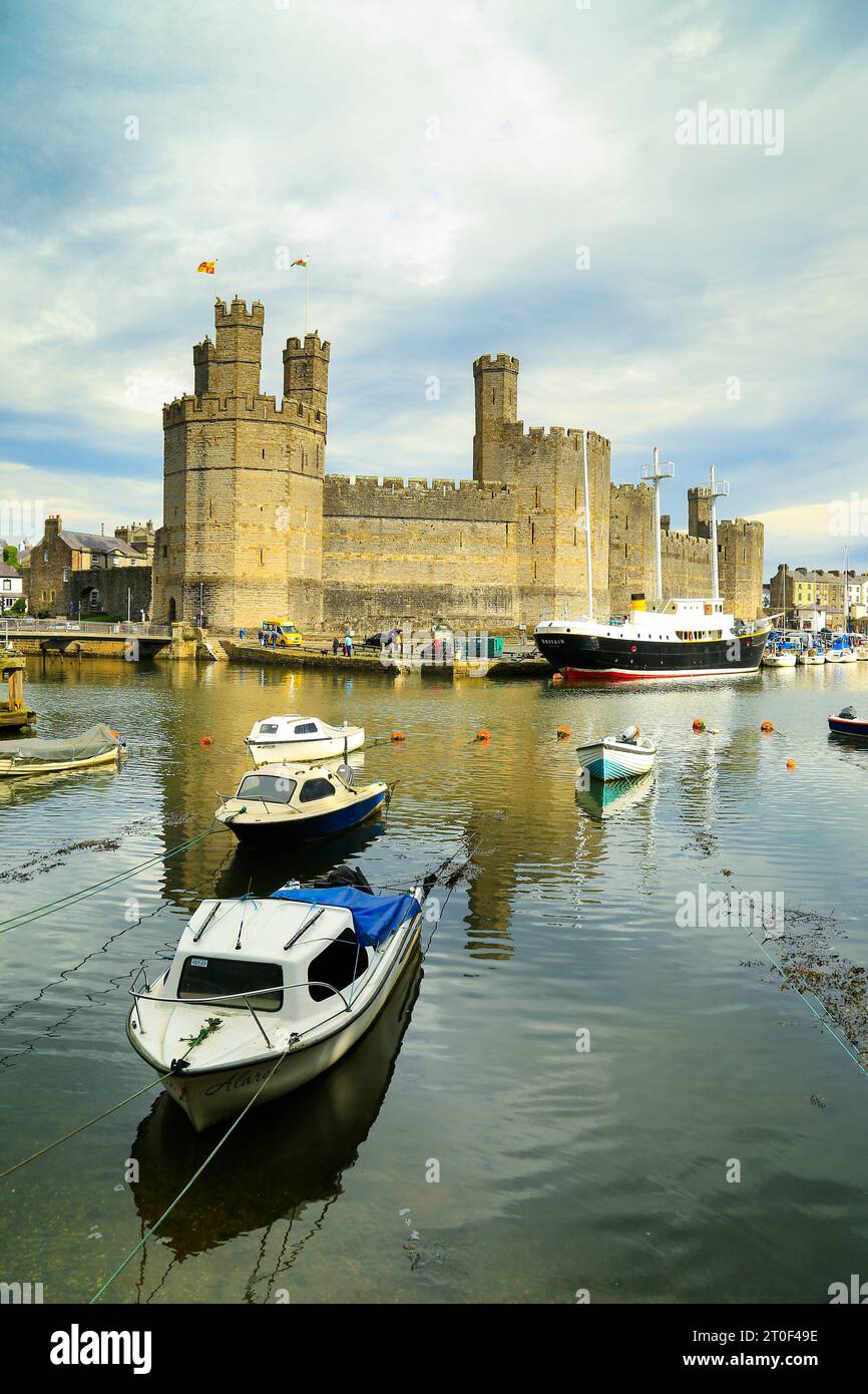 Caernarfon Castle, Caernarfon, Gwynedd, Wales Stock Photo - Alamy