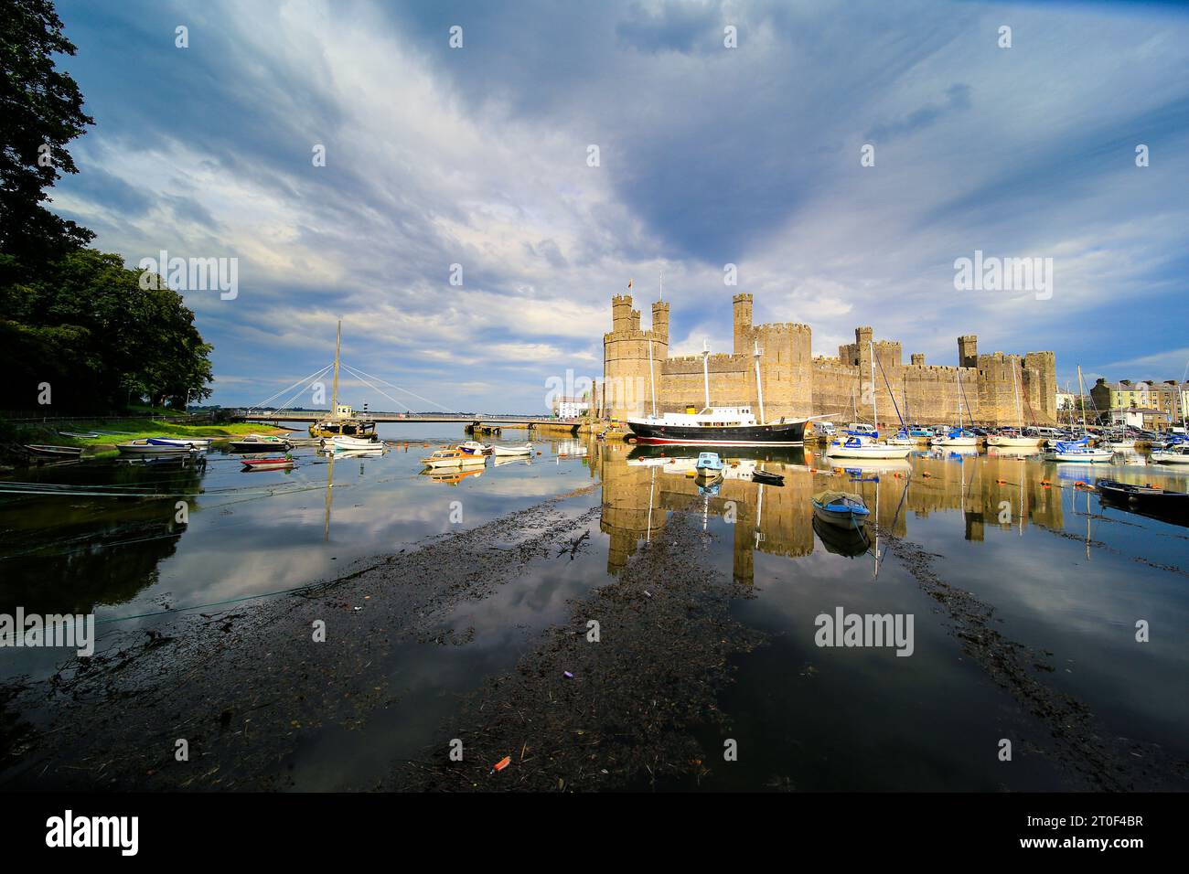 Caernarfon Castle, Caernarfon, Gwynedd, Wales Stock Photo - Alamy