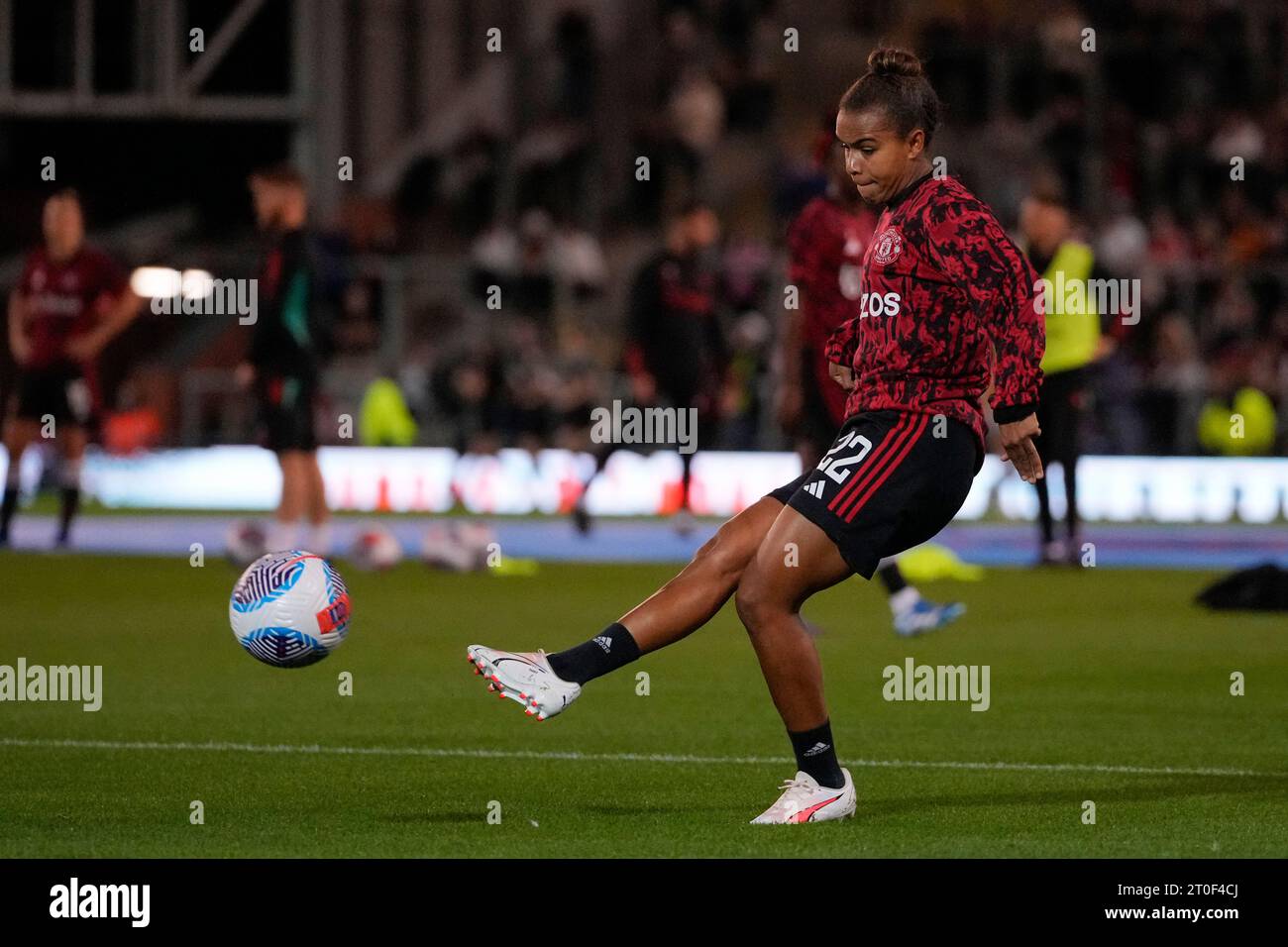 Nikita Parris #22 of Manchester United warms up before the The FA Women ...