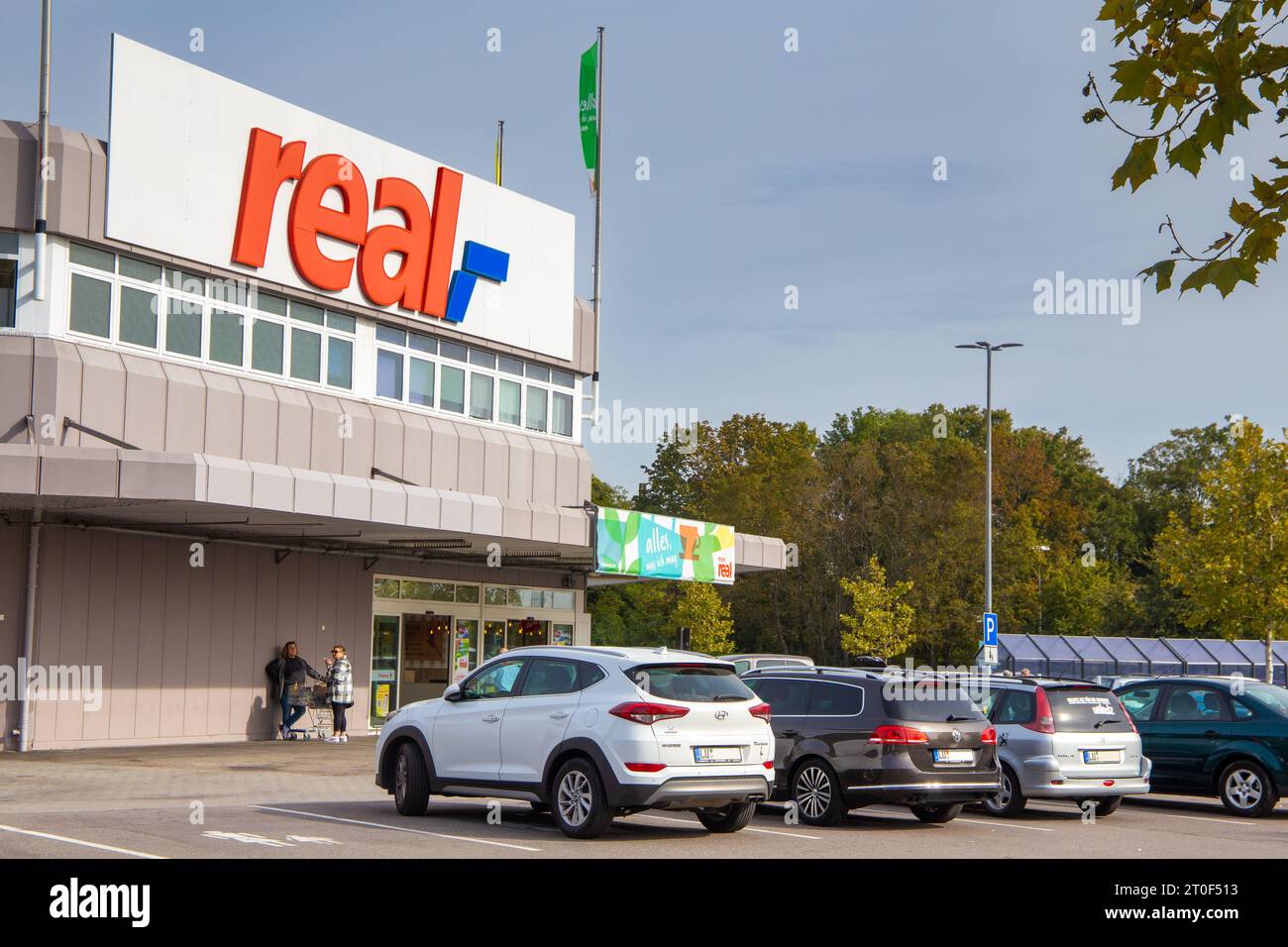 Real store in Ludwigshafen-Oggersheim, Germany. The department stores ...