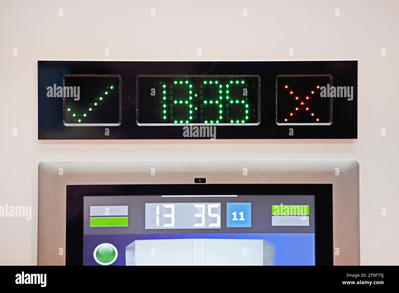 Green Checker Red Ex Digital Led Wall Clock Time Stock Photo - Alamy