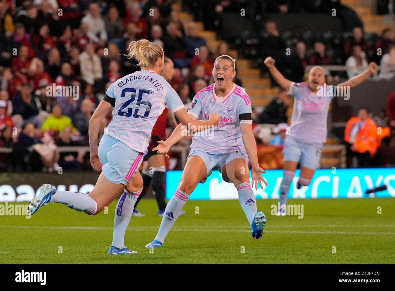 Alessia russo arsenal celebrate hi-res stock photography and images - Alamy