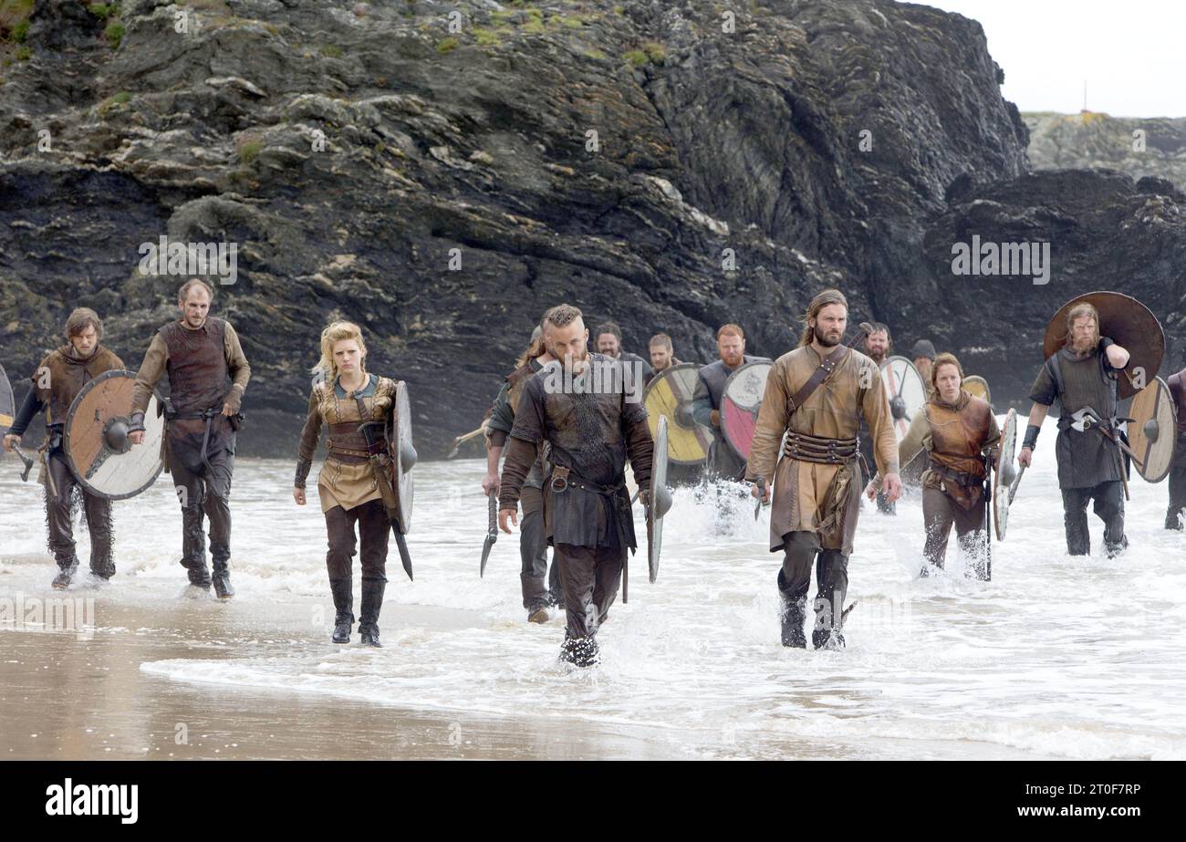 USA. Katheryn Winnick and Travis Fimmel in a scene from the ©History ...