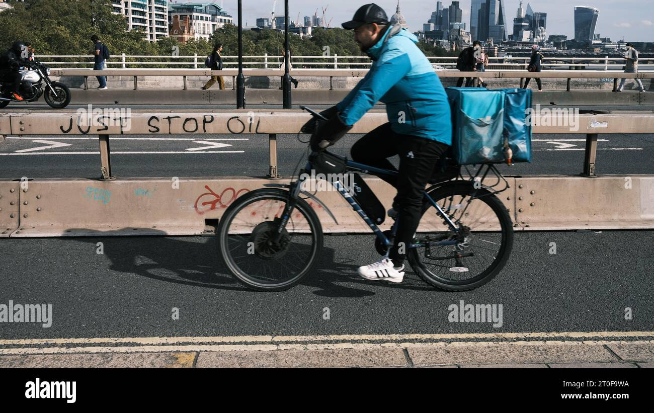 Just stop oil graffiti hi-res stock photography and images - Alamy