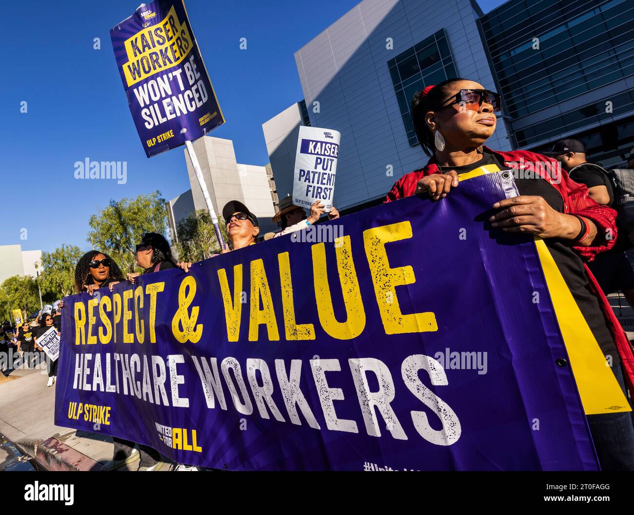 Los Angeles, USA. 06th Oct, 2023. 75000 unionized SEIU-UHW workers went ...