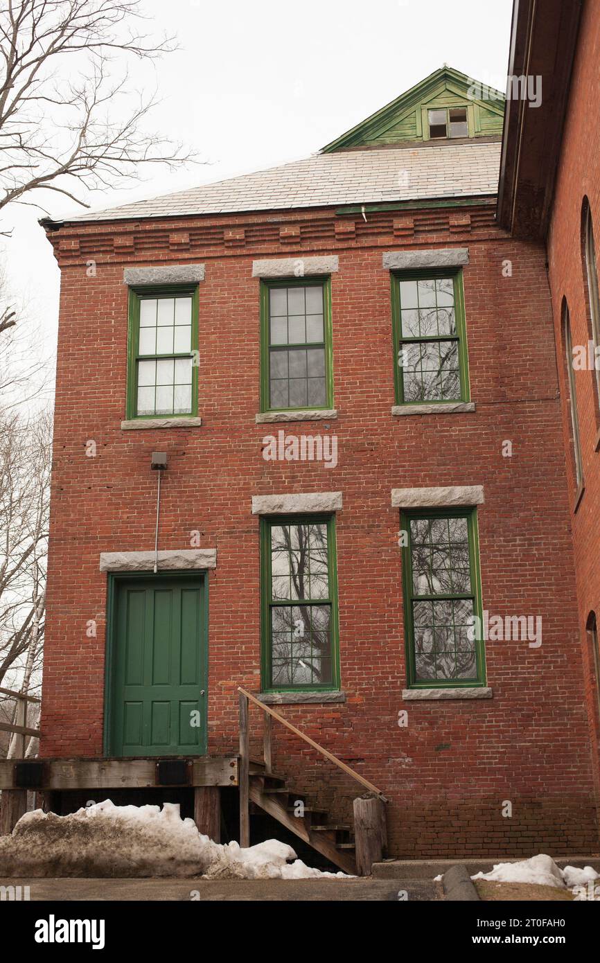 Old mill brick hi-res stock photography and images - Alamy