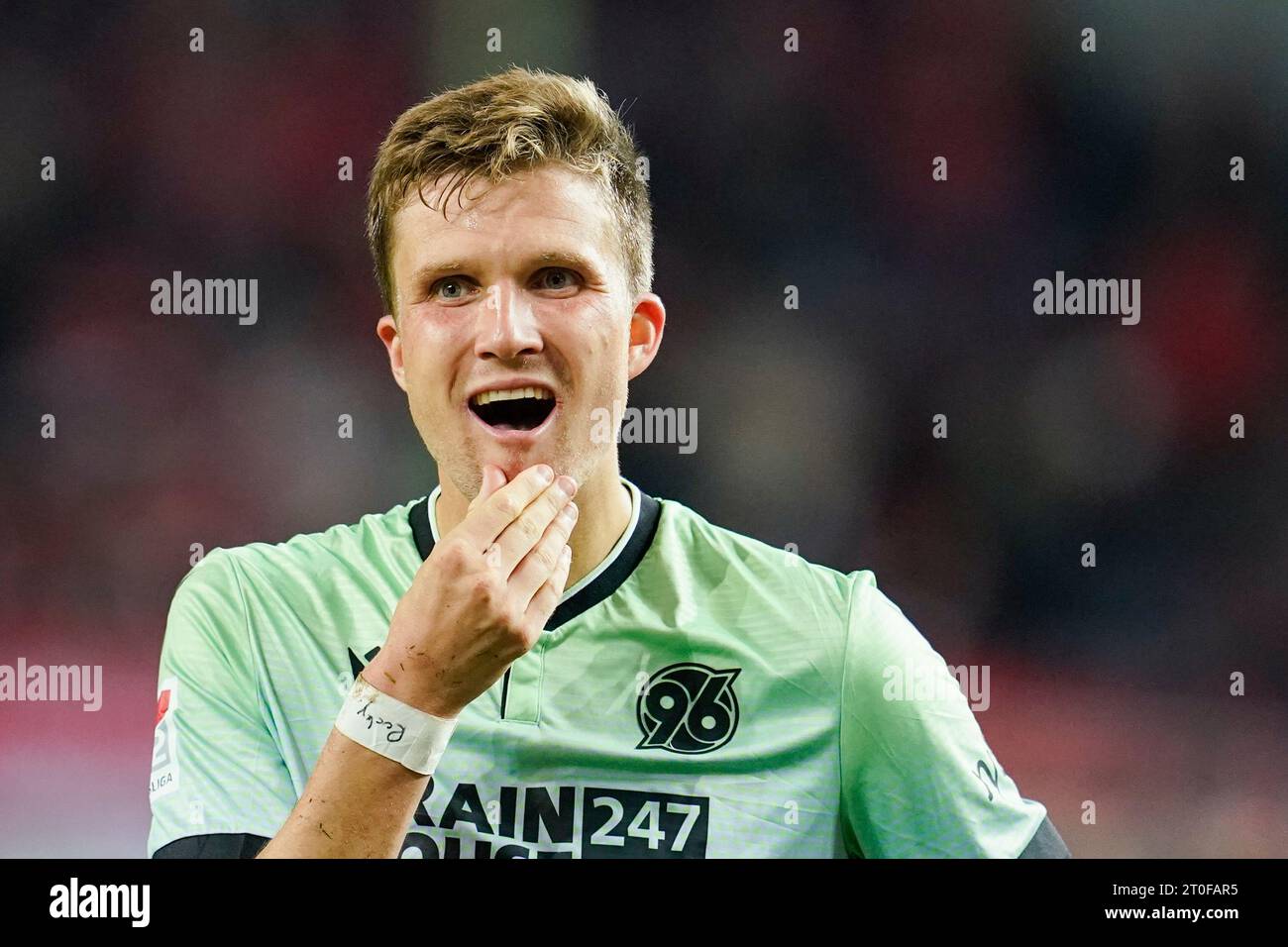 Kaiserslautern, Germany. 06th Oct, 2023. Soccer: 2nd Bundesliga, 1. FC Kaiserslautern - Hannover ...