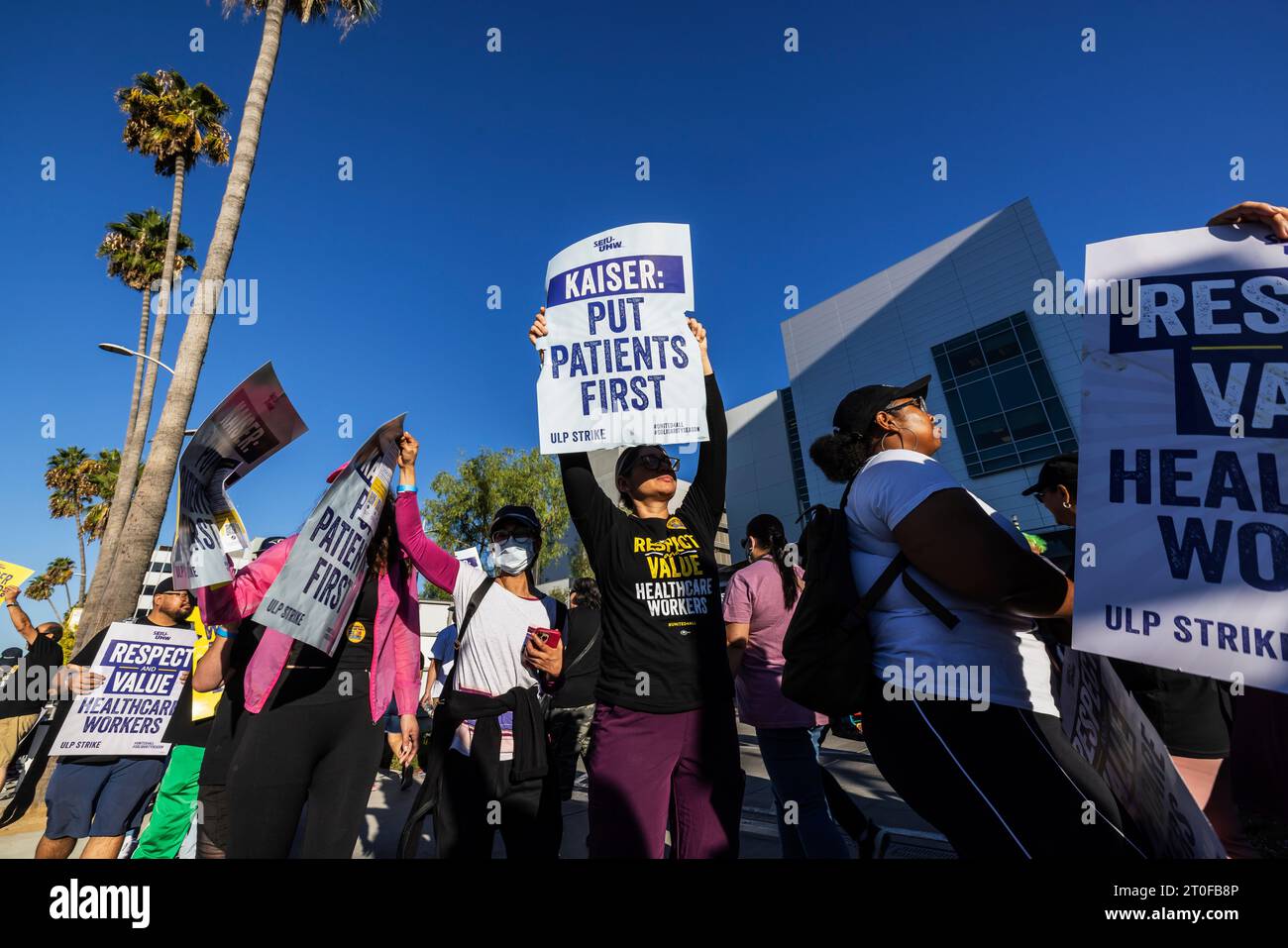 Los Angeles, USA. 06th Oct, 2023. 75000 unionized SEIU-UHW workers went ...