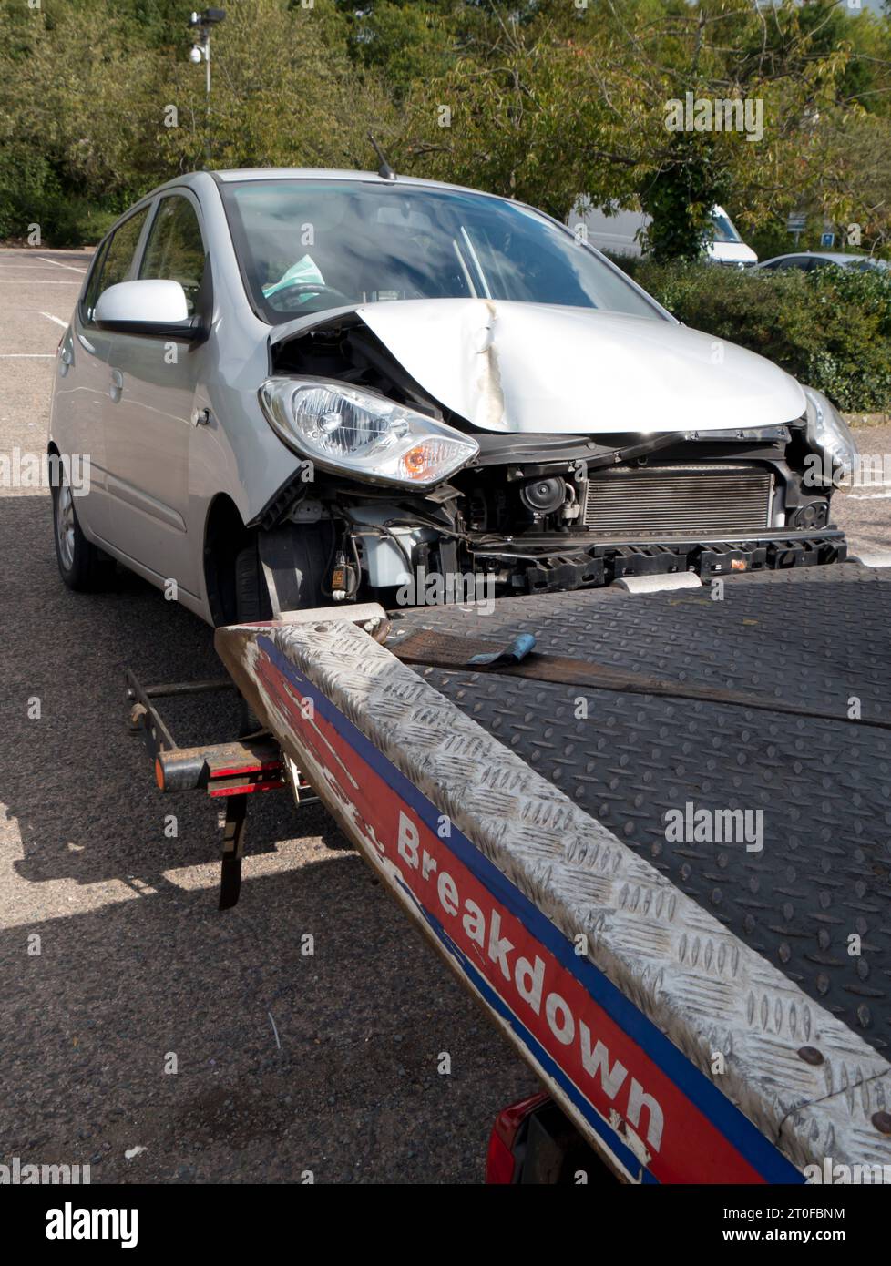 Car collision recovery hi-res stock photography and images - Alamy