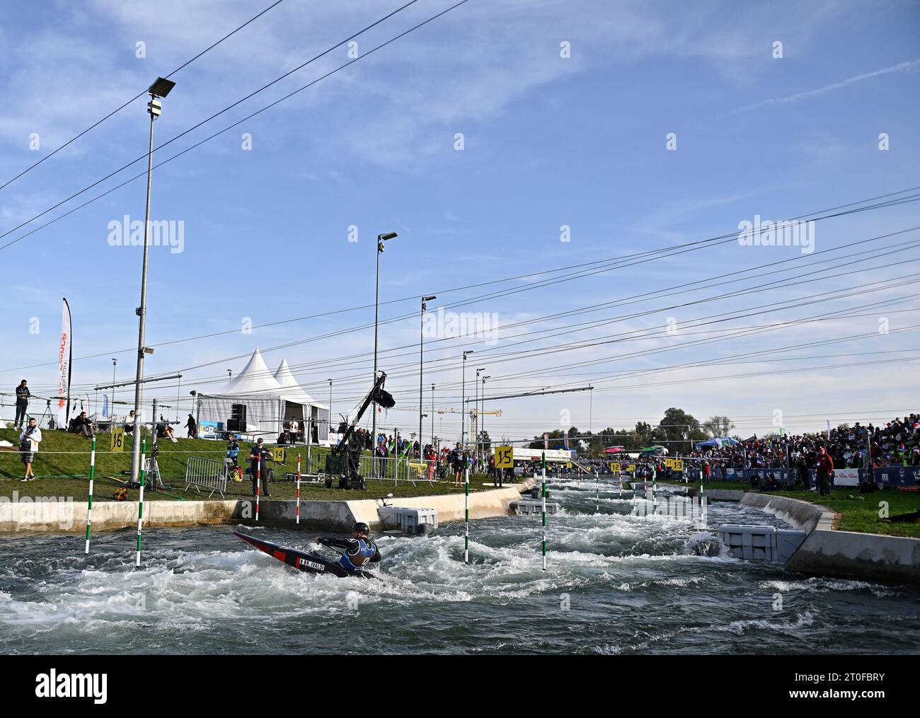 Stade de course hi-res stock photography and images - Alamy